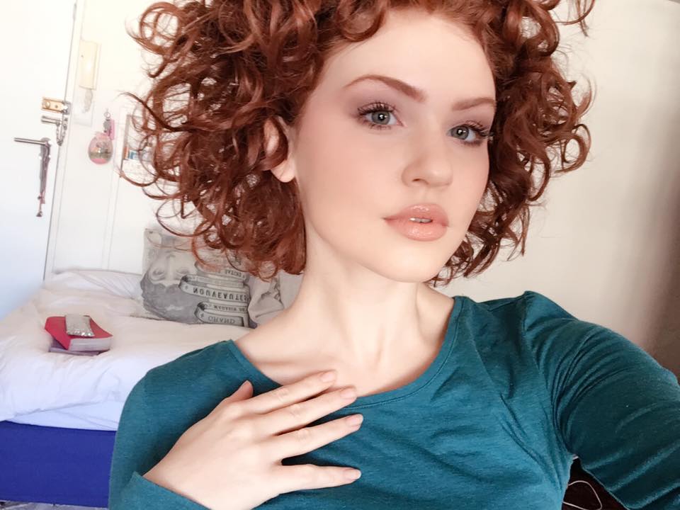 Calvin's Canadian Cave of Coolness: Monday Model Behavior - Annette Kemp