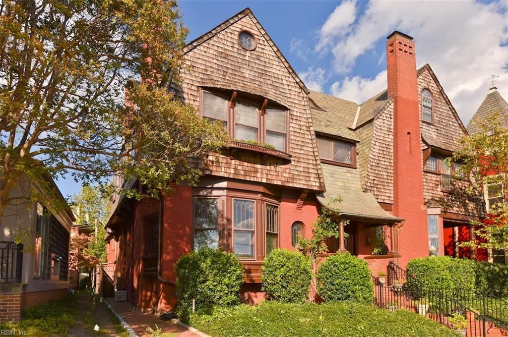 Sweet House Dreams: 1895 Dutch Colonial/Victorian in Norfolk, Virginia