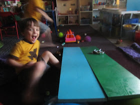 Homeschool and Light Tables: The Amazing Eebee