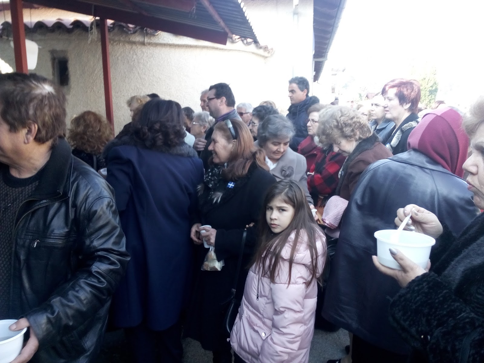 Με αρχιερατικη θεια λειτουργια χοροστατουντος του Μητροπολιτη Βεροιας ...