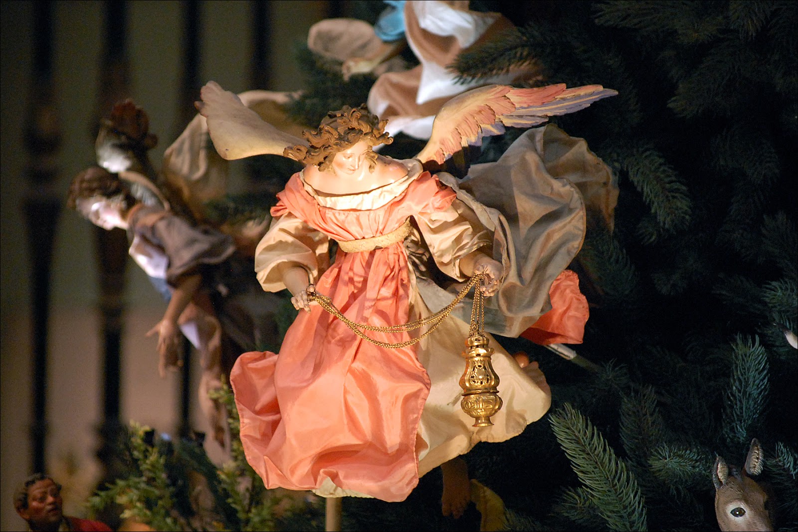 Il Regno: A Look at the 2015 Metropolitan Museum of Art’s Angel Tree ...