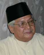 Mengenal Sosok Budayawan H.Tenas Effendi (I) Serumpun Melayu