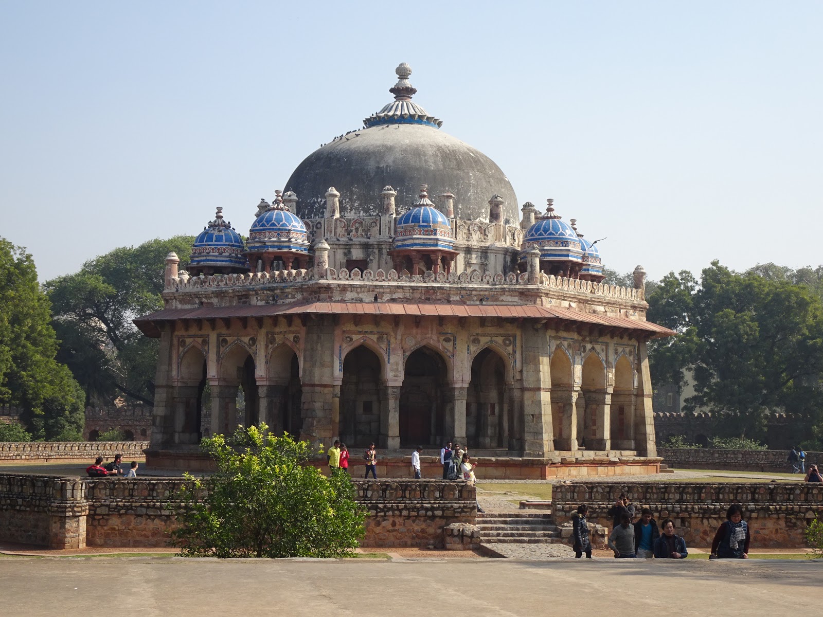 Vintage Vixen: All Izz Well - Delhi's Tombs, Trains and Treats