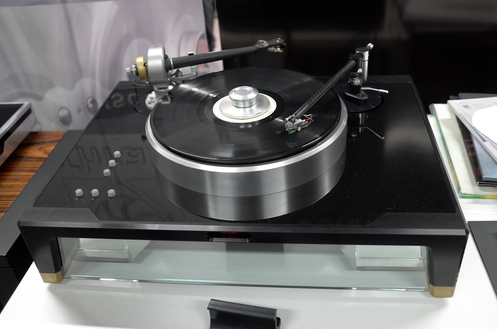 Alternative to Continuum Caliburn turntable – M & S | Ultimate High ...