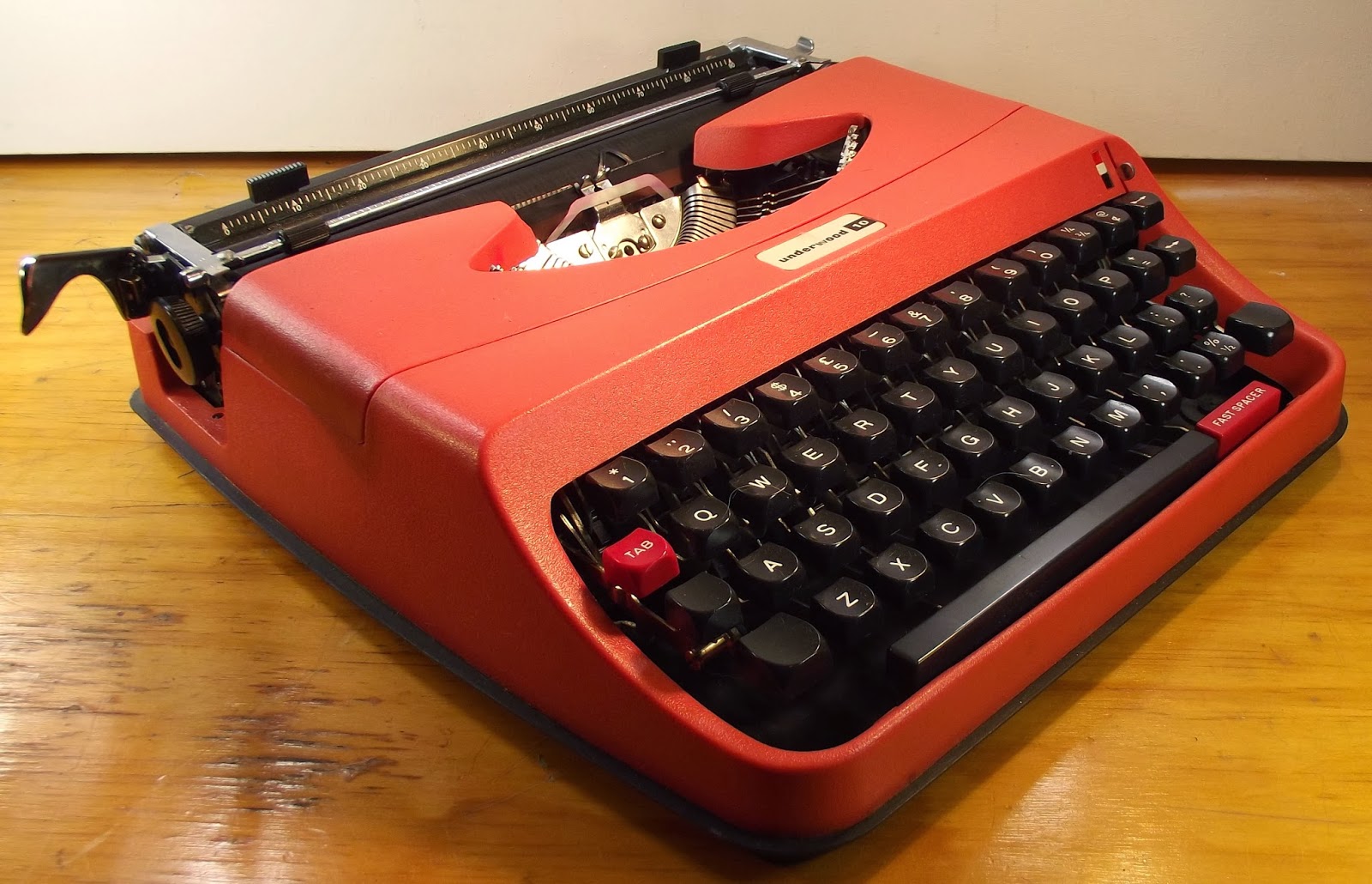 oz.Typewriter: Departure Lounge (Economy Class): Portable Typewriters ...