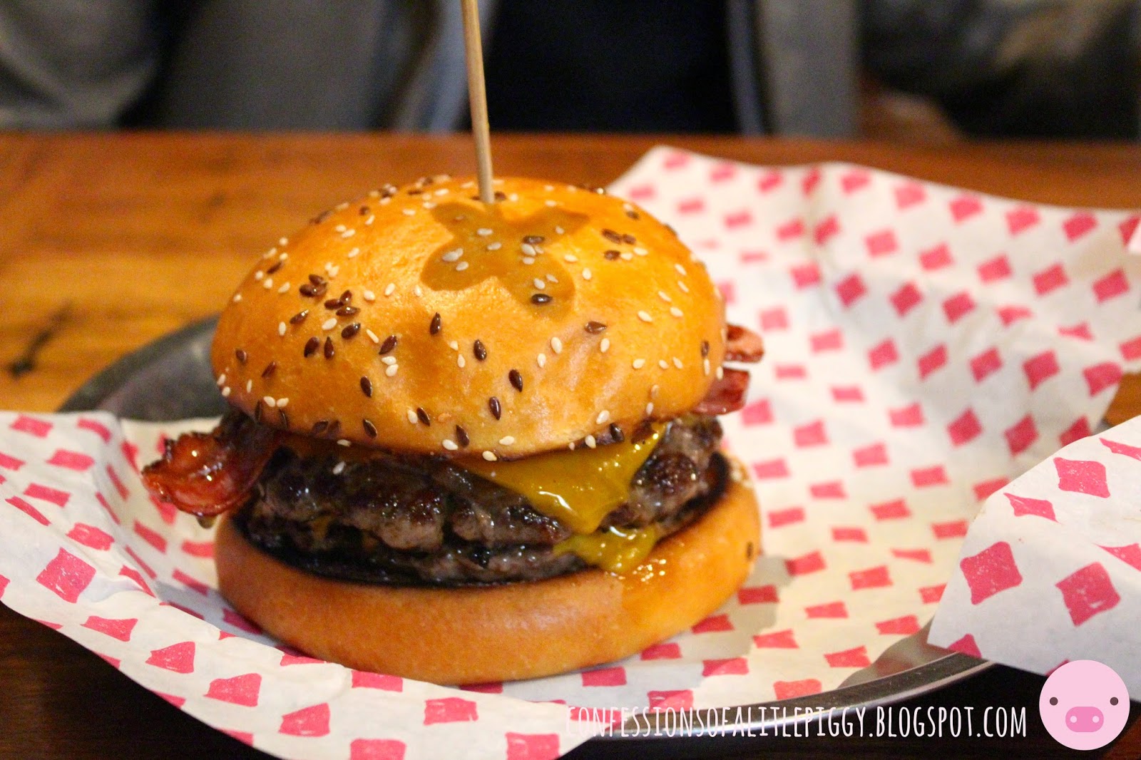 Humburger ~ confessions of a little piggy