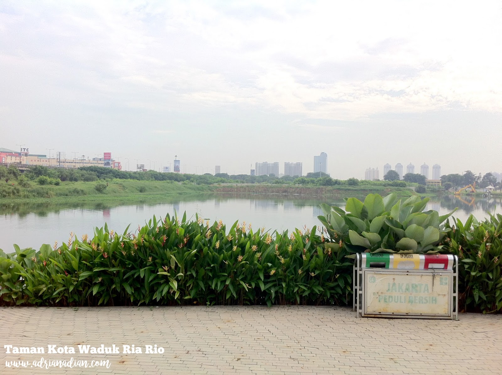 Perayaan Hari Kartini di Taman Kota Waduk Ria Rio