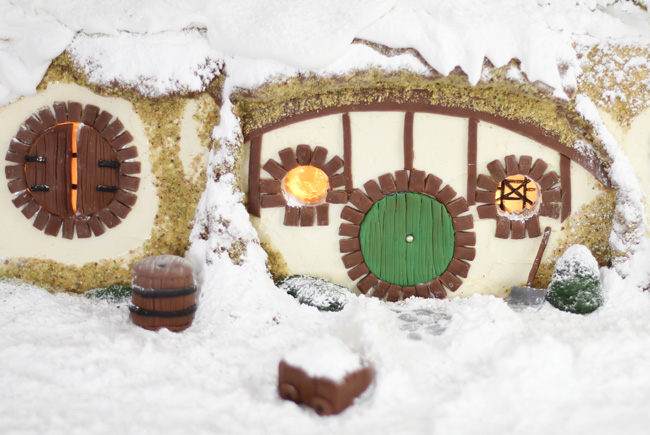Gingerbread Hobbit Hole | Sprinkle Bakes