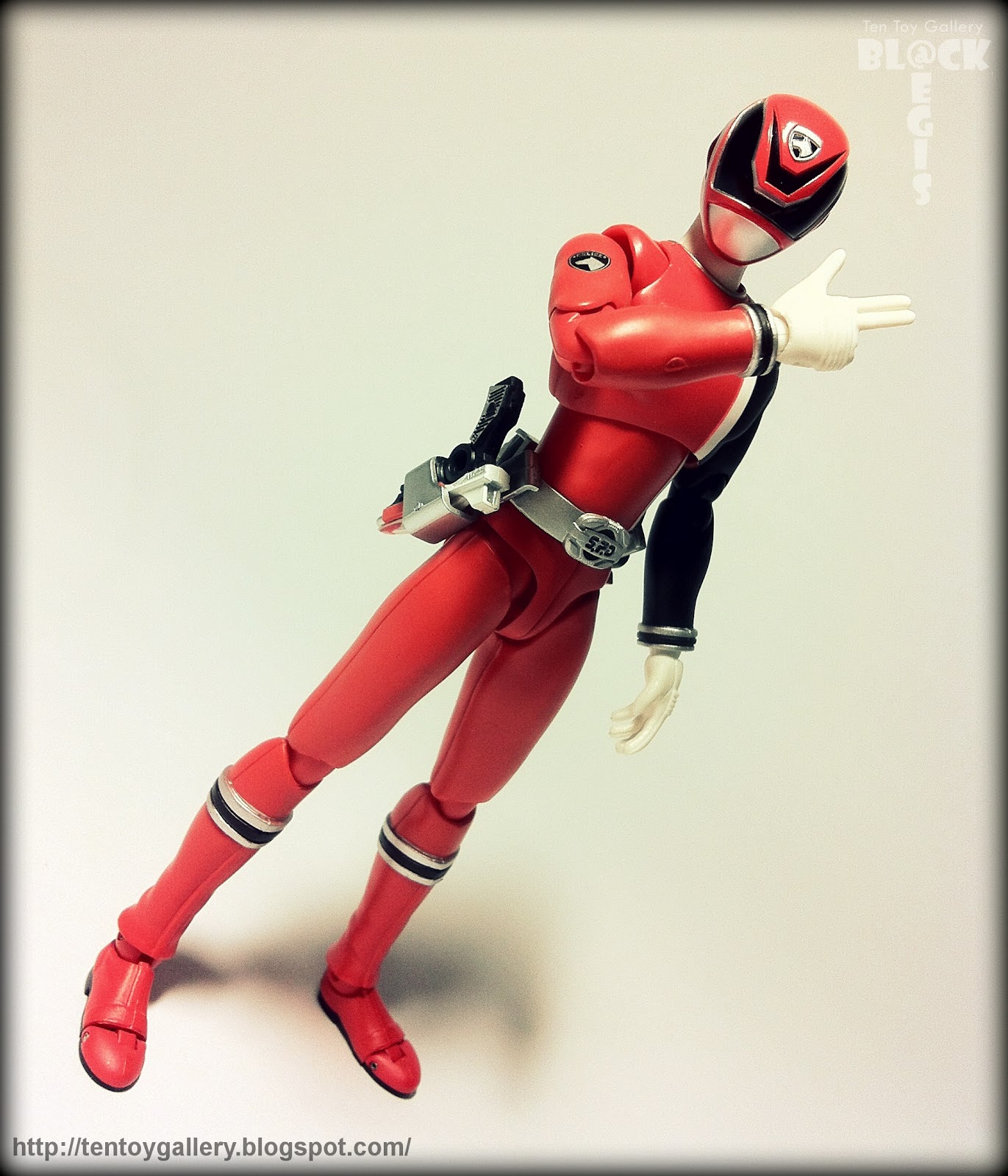 Ten Toy Gallery: Review: S.H.Figuarts Deka Red