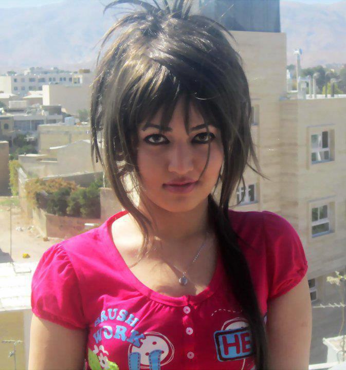Arab Queen Pics : cute arabic girl Out Door Photo Shoot