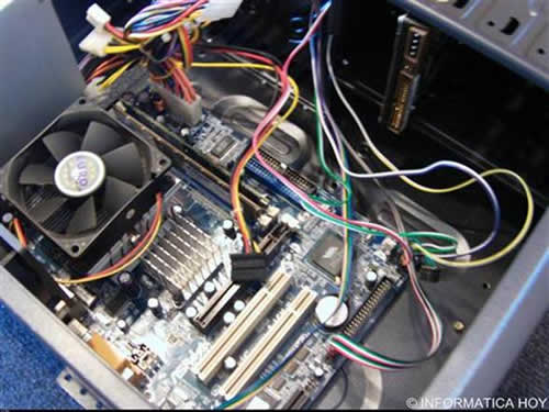 Ensamble: Componentes necesarios para ensamblar una PC.