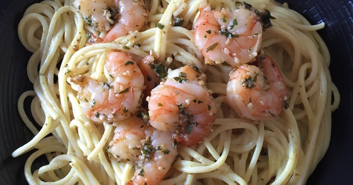 Spaghetti aux crevettes, lait de coco et curry.