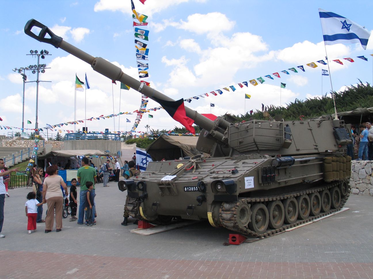 AAG_th บันทึกประจำวัน: Elbit อิสราเอลเดินหน้าพัฒนาระบบปืนใหญ่อัตตาจรล้อ ...