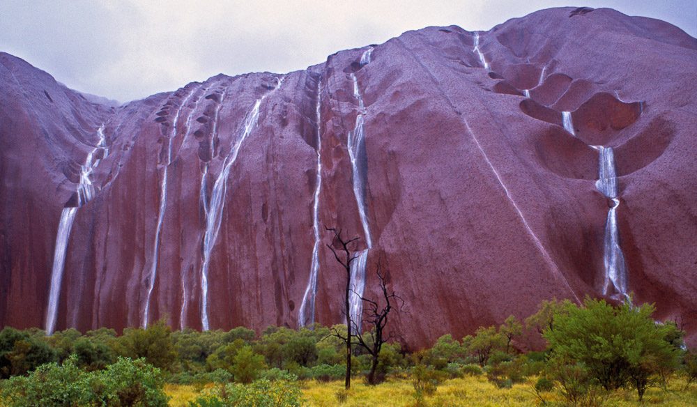 The Amazing World: Uluru (Colour Changing Mountain), Kata Tjuta ...