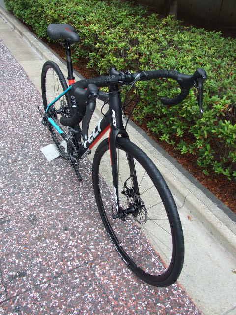 avelo Bicycle shop | アヴェロ バイシクル ショップ 浦和: FELT VR60 フェルト アルミフレーム+カーボンフォーク CLARIS R2000 搭載 グラベル ...