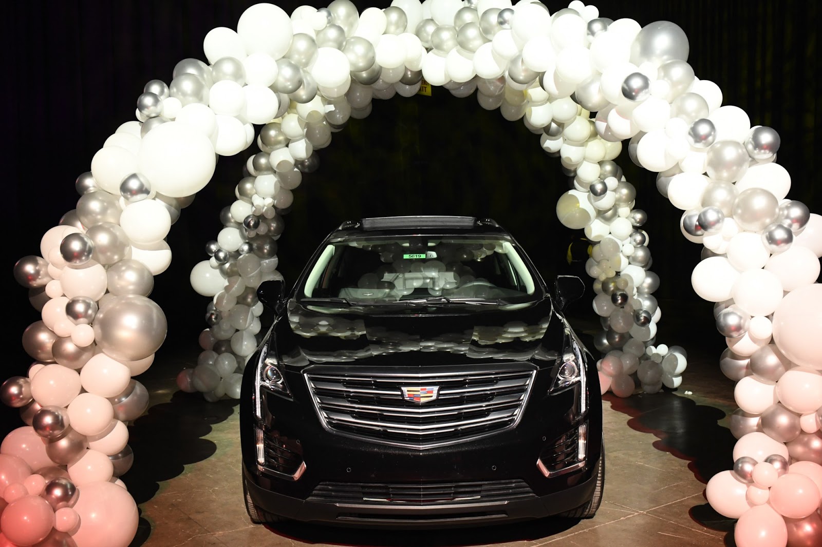 Company raffles off 13 brand-new cars in Christmas party to celebrate ...