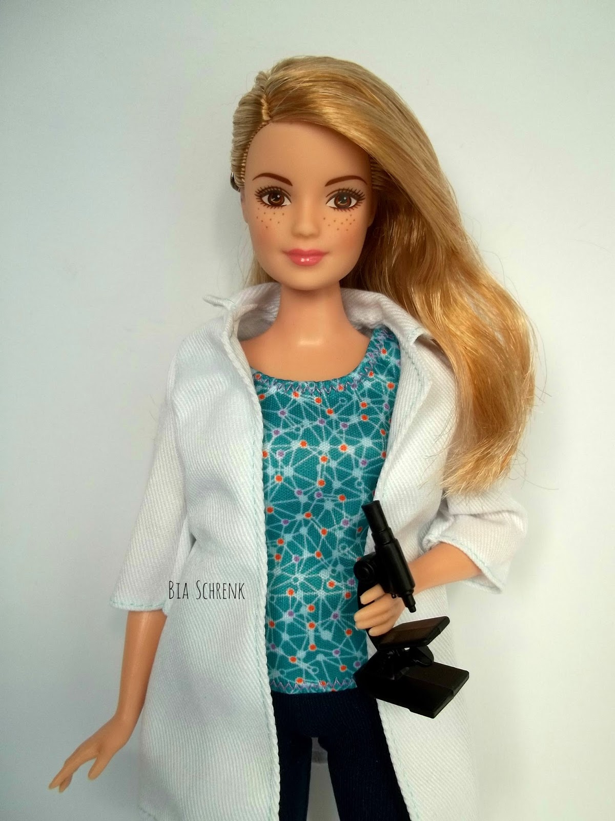 Hausderpuppen: Barbie® Scientist Career Doll With Microscope DVF60