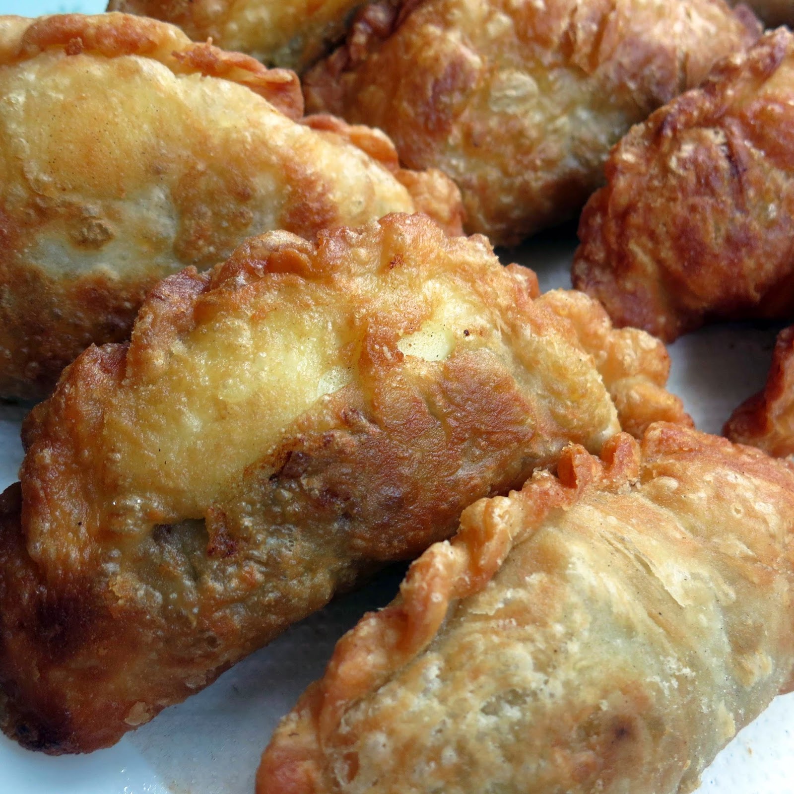serenechoo.com: Making curry puffs