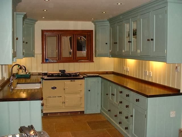 The Little White House On The Seaside: Blues In The Kitchen