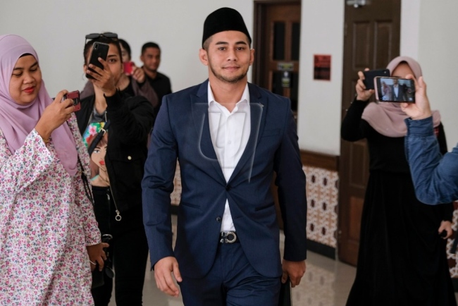 Bahagiakah Keluarga Selepas Fizo-Mawar Cerai? - HARIAN MELAYU