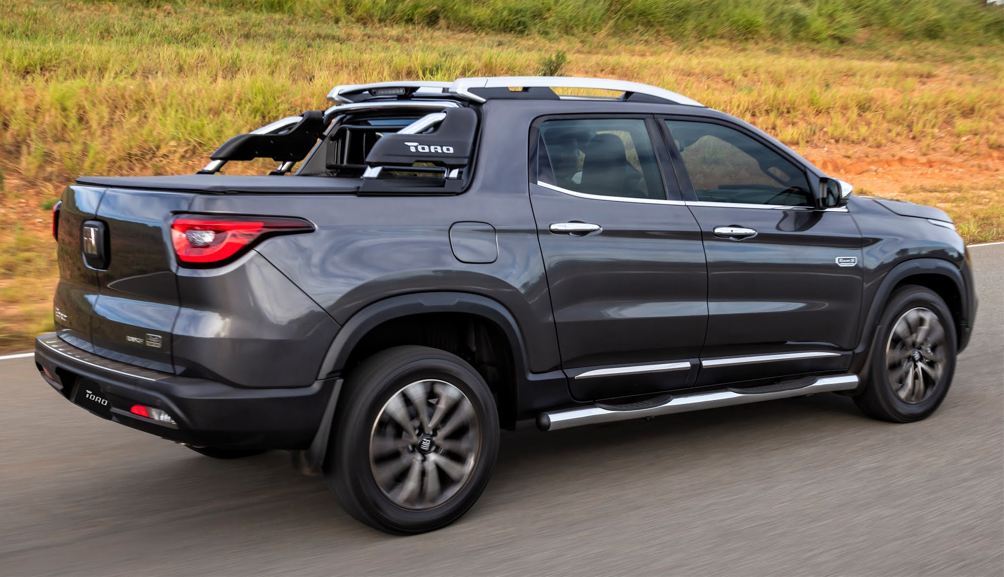 Fiat Toro atinge marca de 300 mil unidades vendidas no Brasil