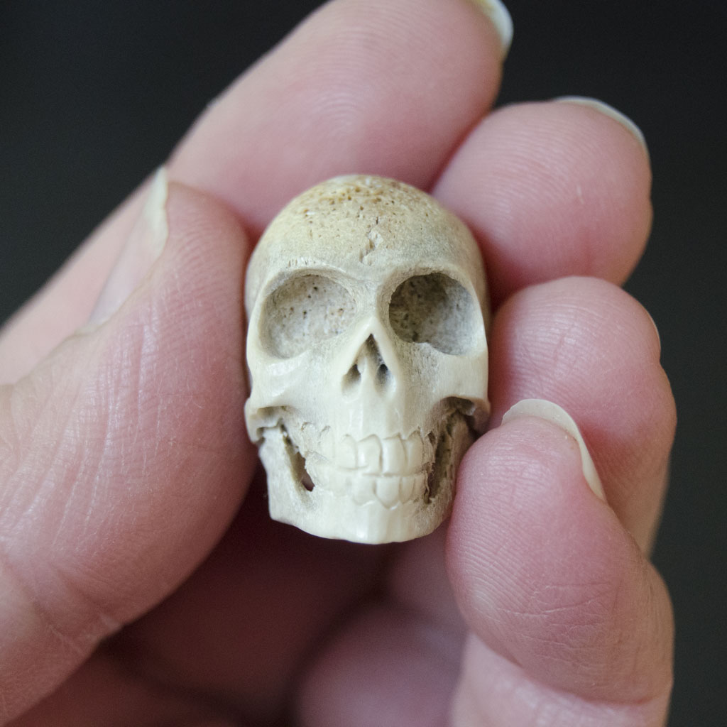 Domus Comm: …and speaking of teeny tiny skulls