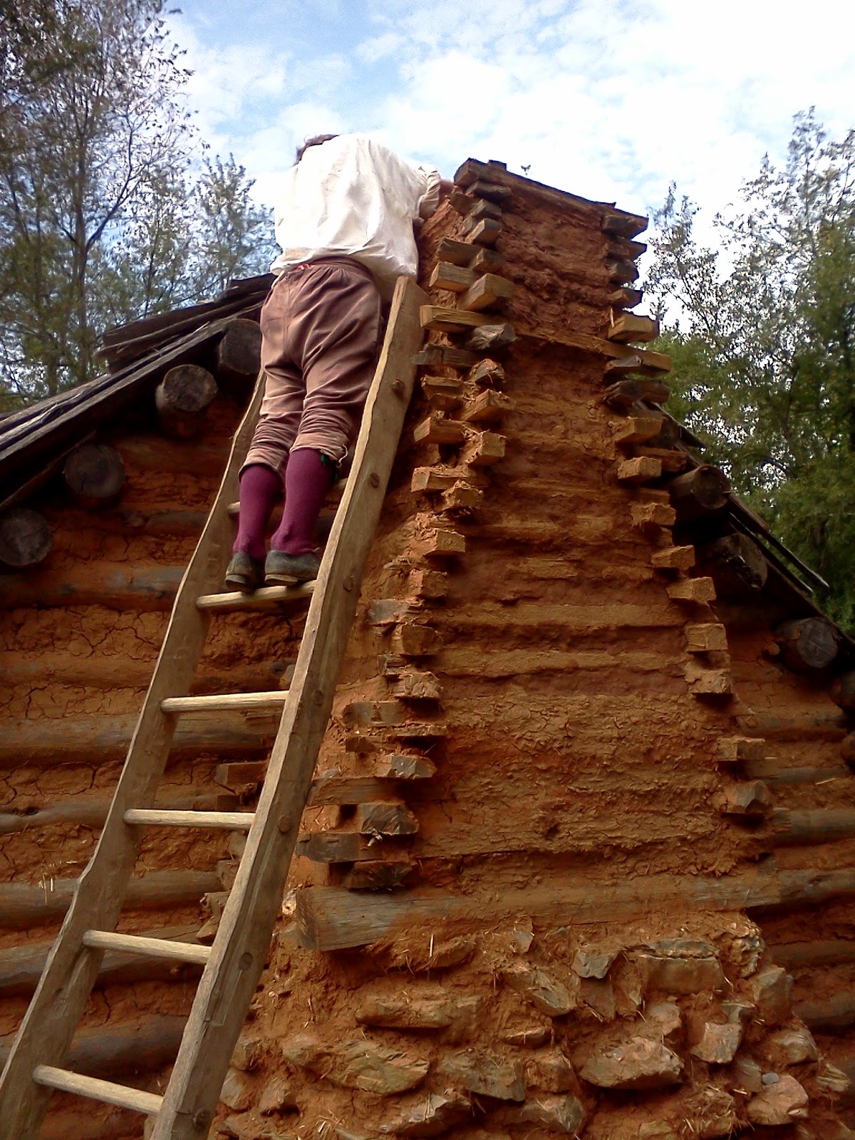 Frontier Culture Museum of Virginia: Daubing the Chimney