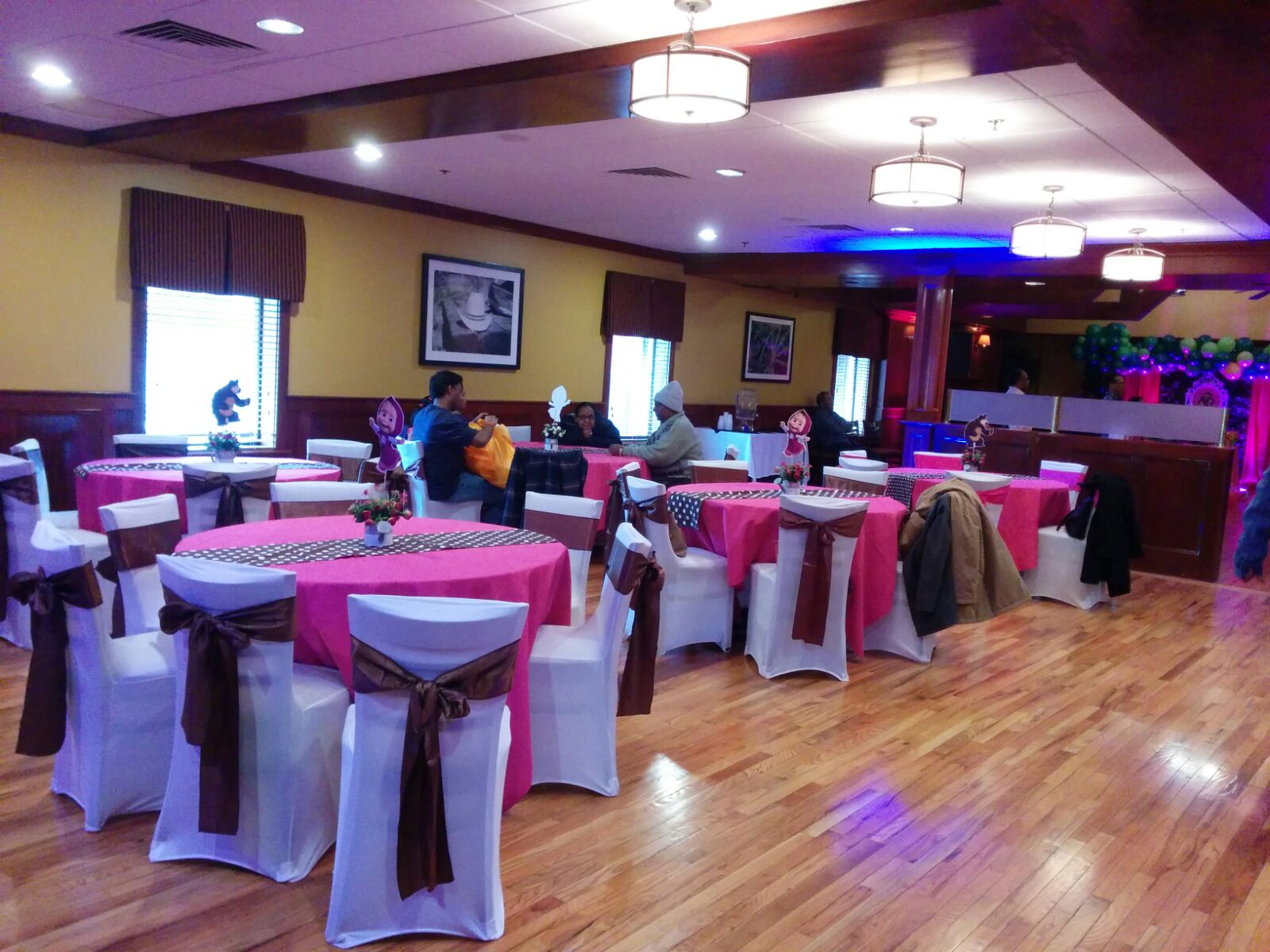 selfshowcase: Different party decorations