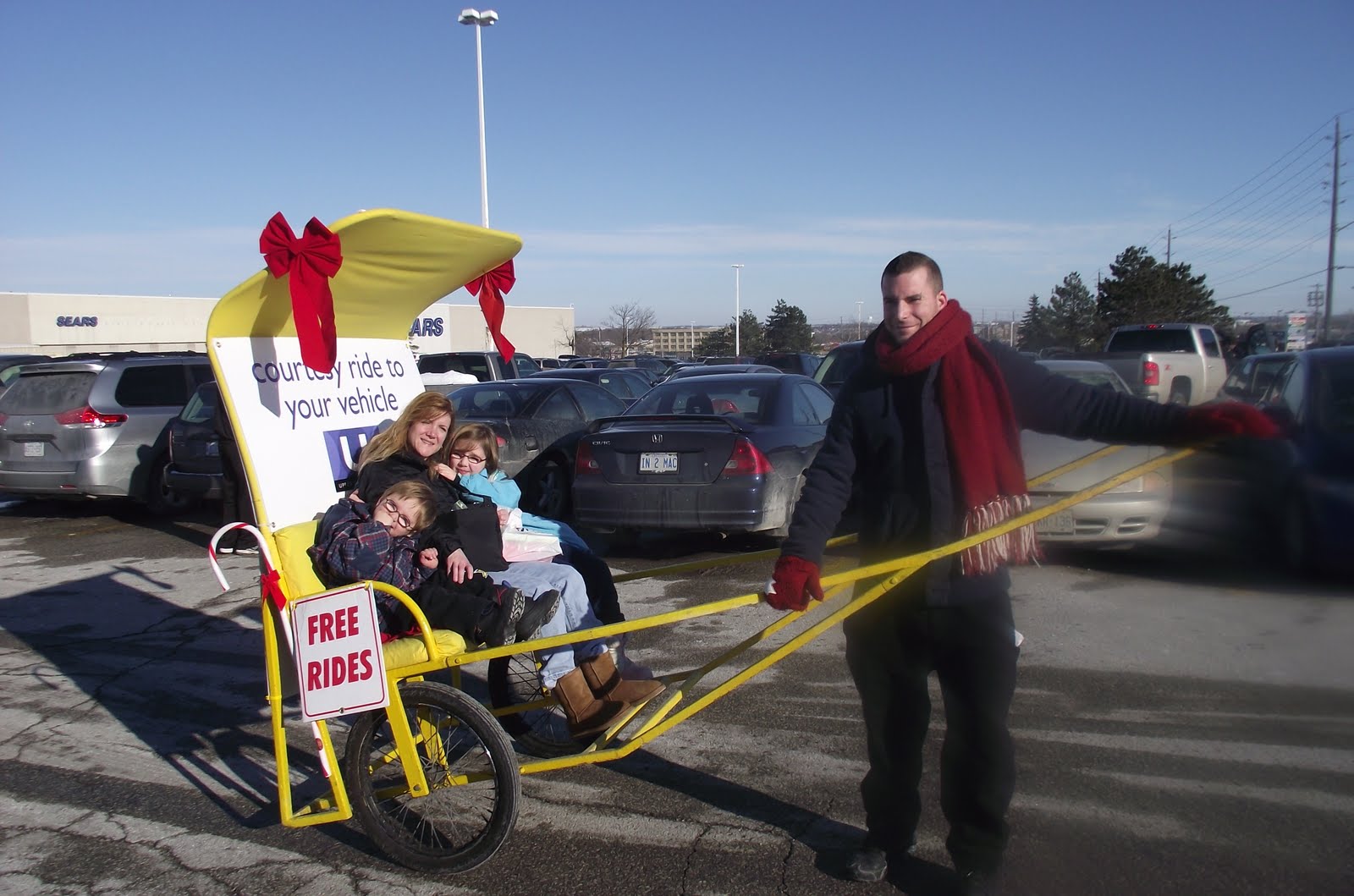 Rickshaw Runners of Toronto Media: Christmas Time at Rickshaw World