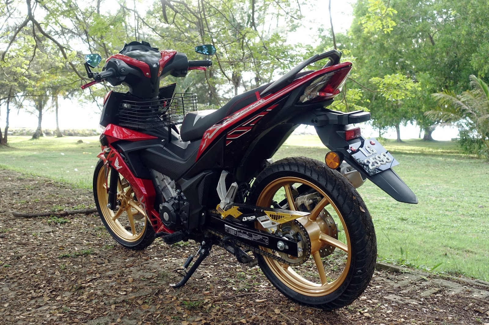 Honda RS150R modified