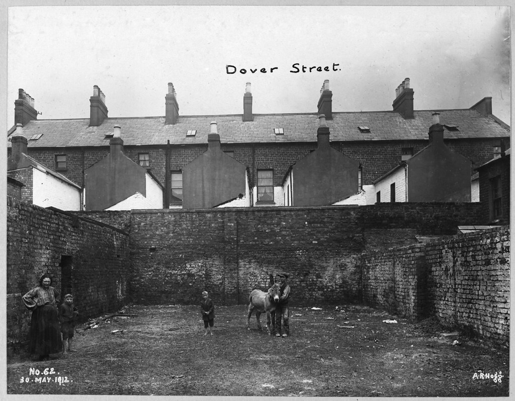 60 Amazing Vintage Photographs Capture Street Life in Belfast in the ...