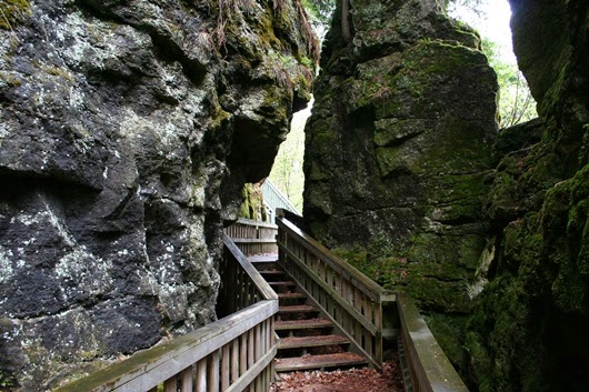 Addicted 2 Travel And Adventure: Mono Cliffs Provincial Park, Ontario