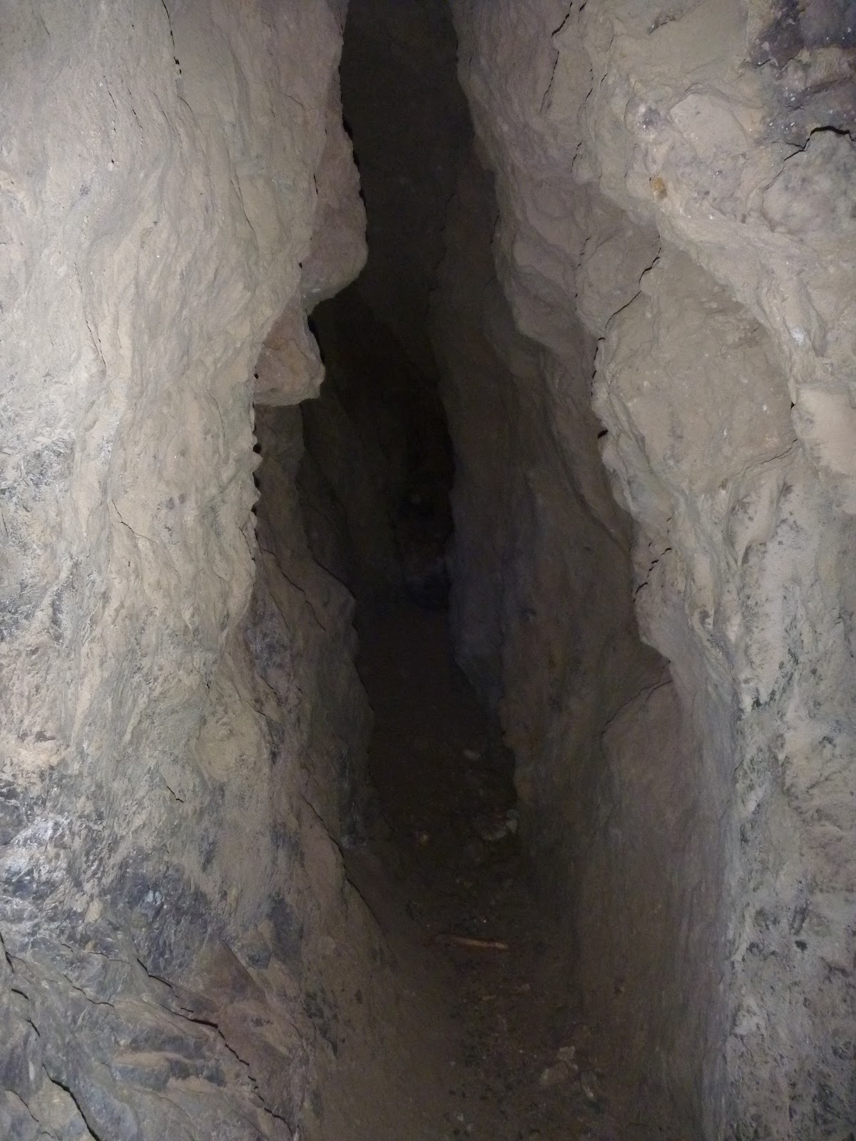 Utah Caves: Muddy Bones Fissure