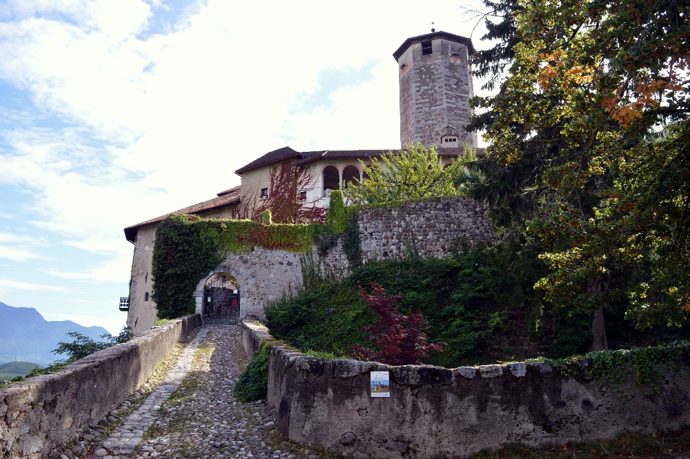 Una visita a Castel Valer in Val di Non - Montagna di Viaggi