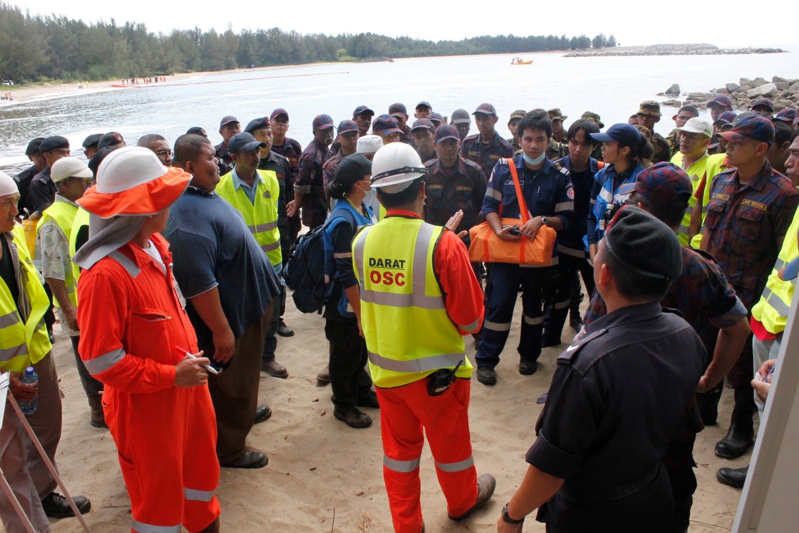 Brunei Fire&Rescue Department Appliances: Oil Spill Exercise in pictures