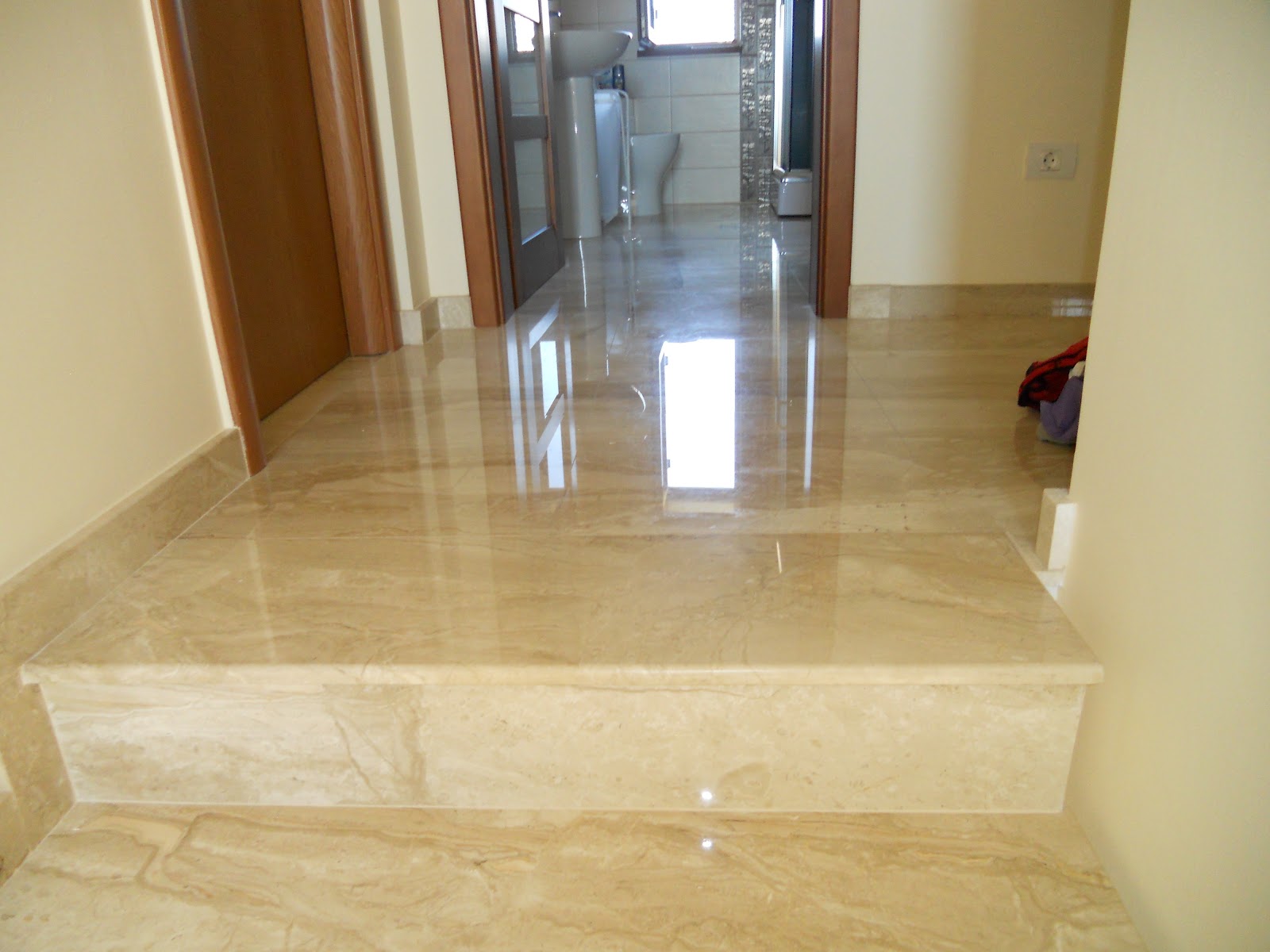 Seminee Constanta: PLACARE CU MARMURA SI GRANIT