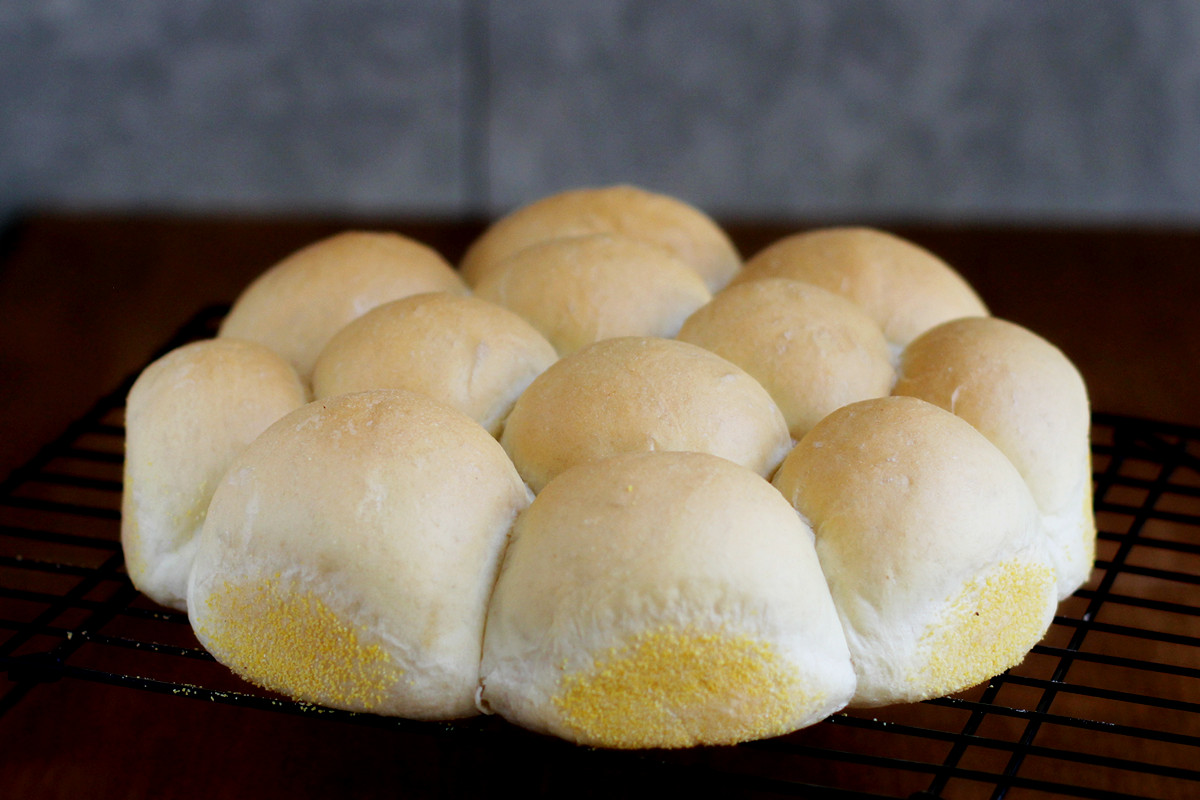 Cookistry: Buttery Semolina Rolls - A Quicker Recipe