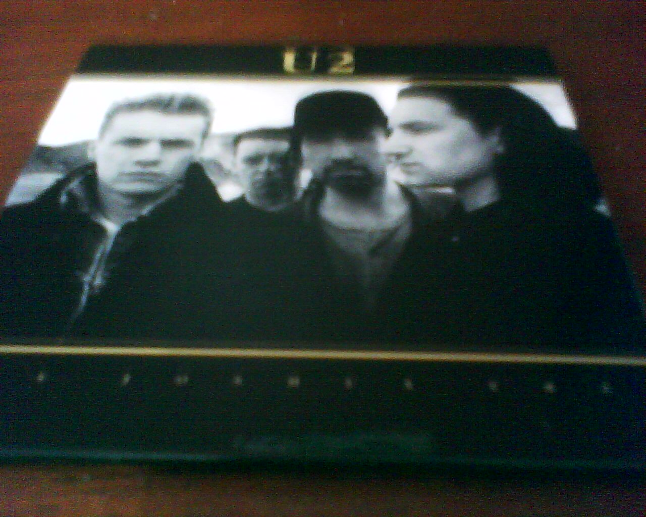 I WANNA FEEL SUNLIGHT ON MY FACE: My new U2 gifts!