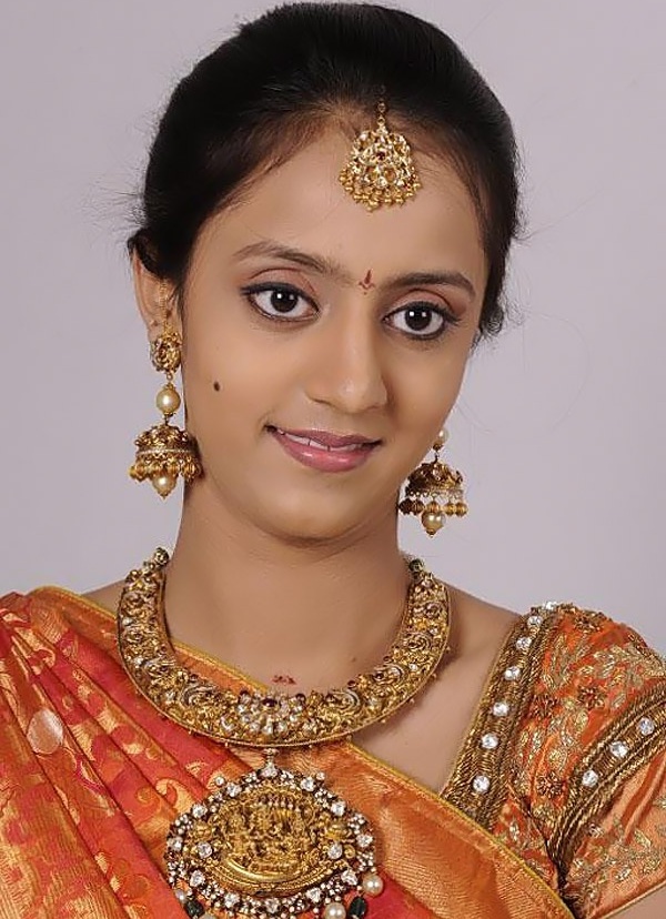 Hot and Spicy Celebrities: Lakshmi Pranathi Celebrity Cool Pictures (Jr ...