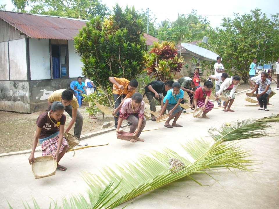 SENI DAN BUDAYA KEI MALUKU TENGGARA - K E L A N I T