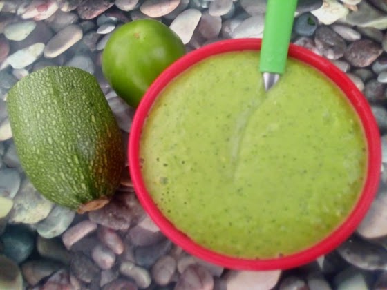 Receta para preparar chiles en frío de atún.