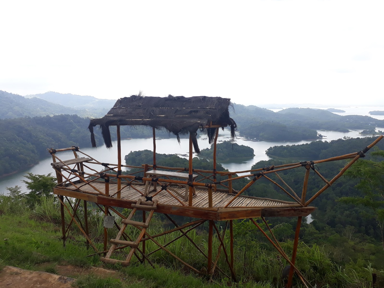 KEINDAHAN BUKIT MATANG KALADAN : RAJA AMPAT KALIMANTAN SELATAN