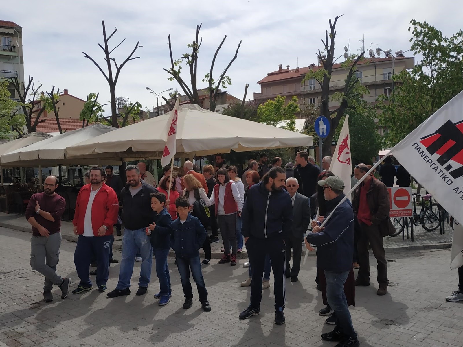 ΛΑΪΚΗ ΣΥΣΠΕΙΡΩΣΗ ΦΛΩΡΙΝΑΣ: Με επιτυχία η πρωτομαγιάτικη απεργιακή ...