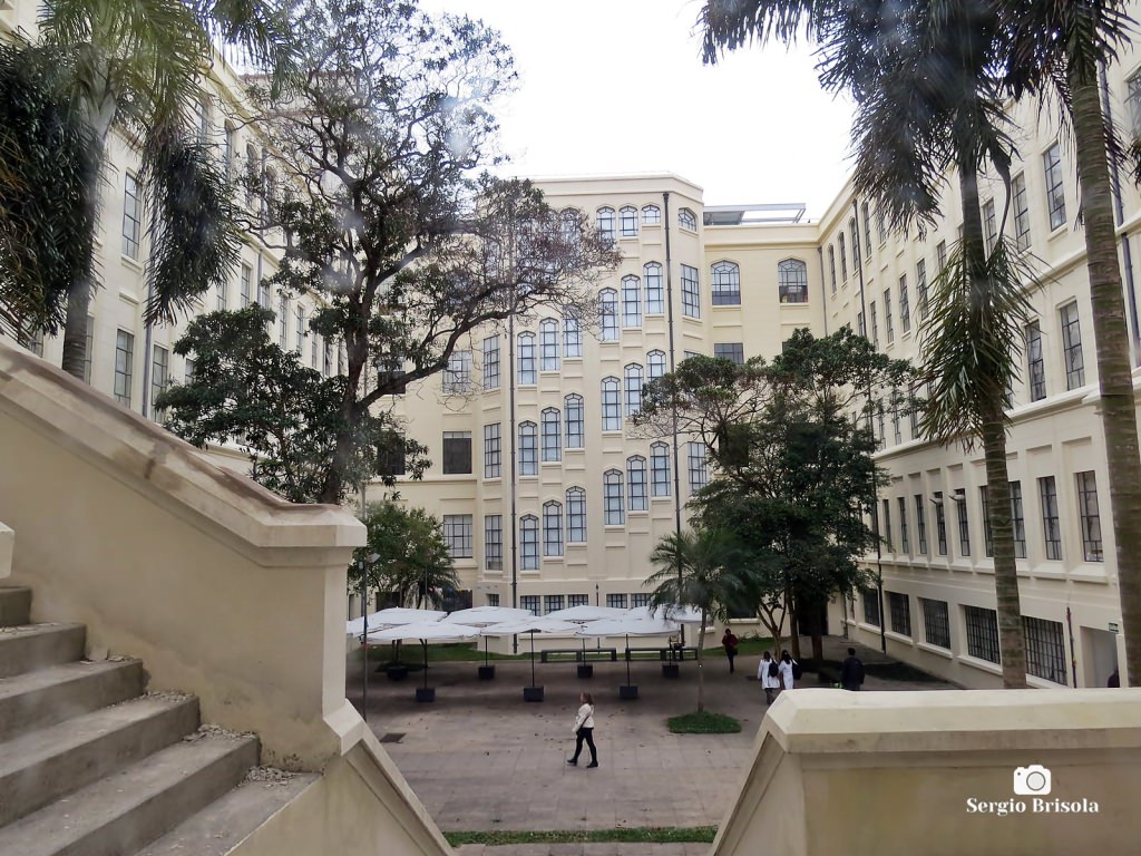 Faculdade de Medicina da USP (átrio) - Descubra Sampa - Cidade de São Paulo
