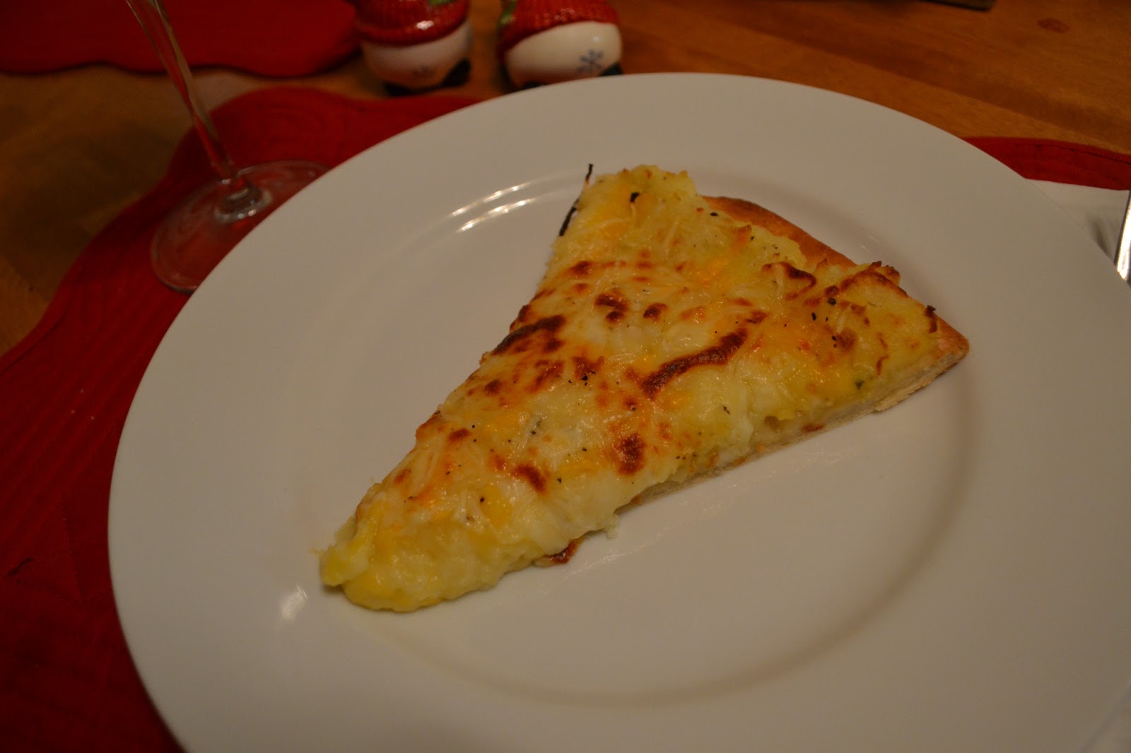 bonbons & biscotti: Pagash AKA: Pierogi Pizza