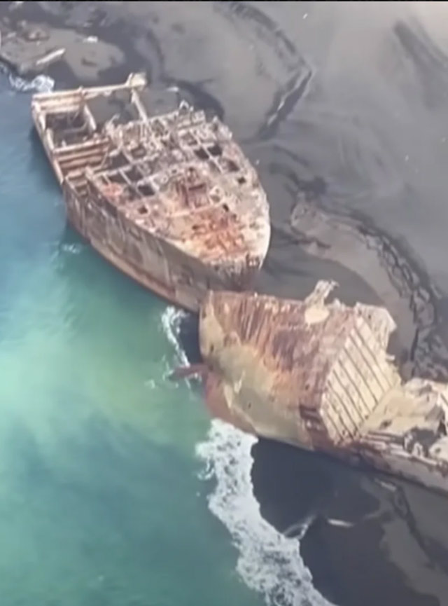 World War II in Pictures: The Ghost Ships of Iwo Jima