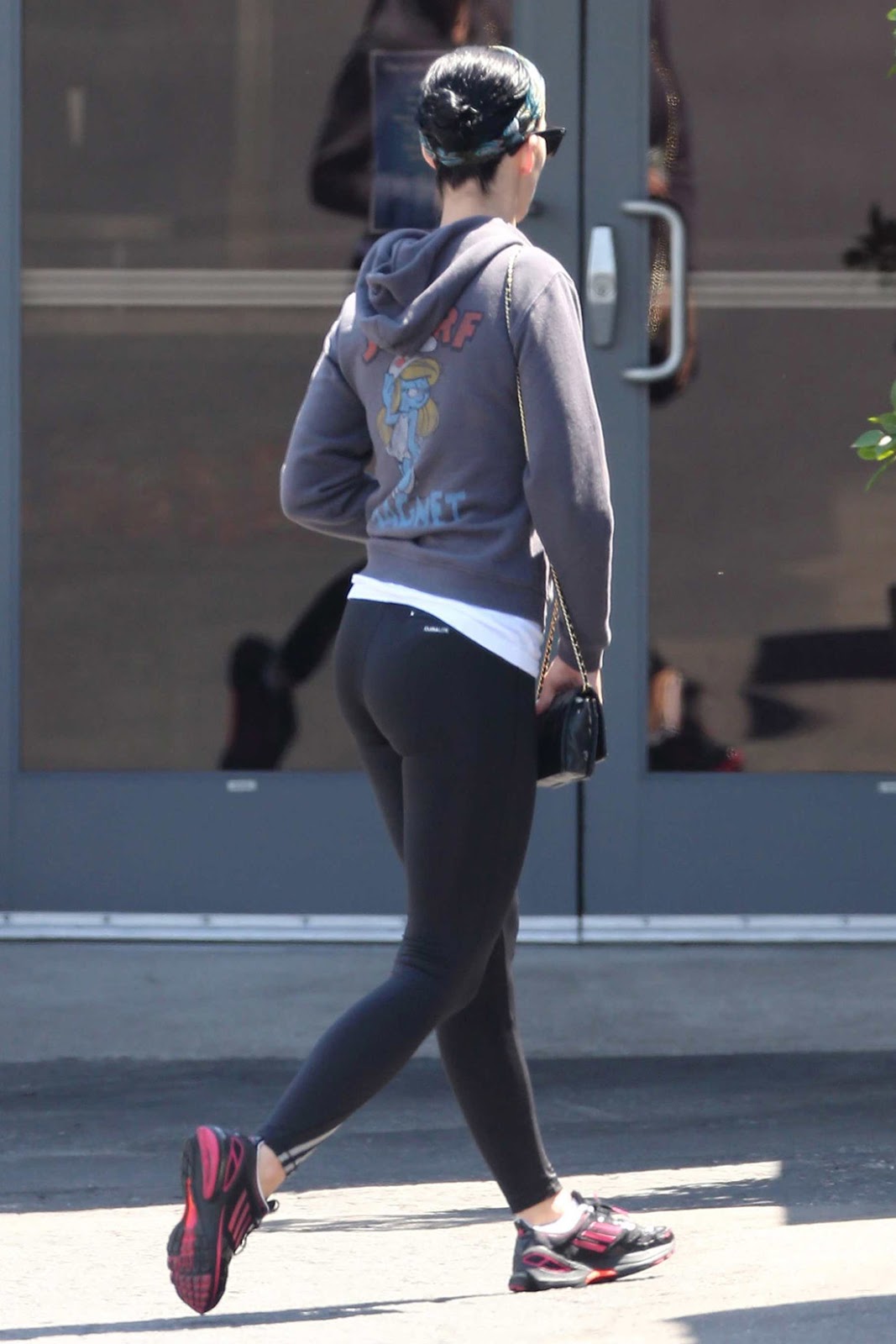 KATY PERRY WEARING TIGHT PANT - Sports Updates