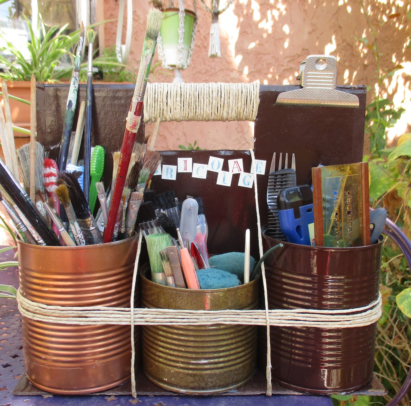 Larentia M.: Rangements en boites de conserve