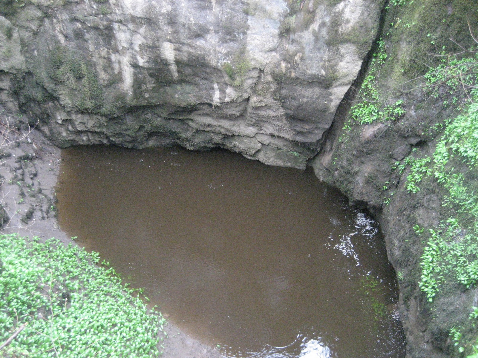 A Three Peaks Up and Under : April 2013