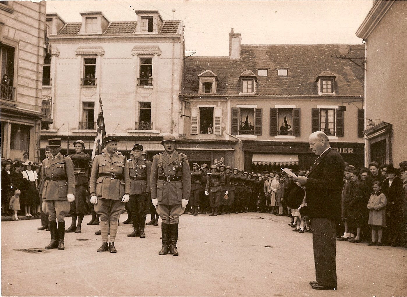 PALICIA: Les Diables Rouges au coeur de Lapalisse (1940-1942)